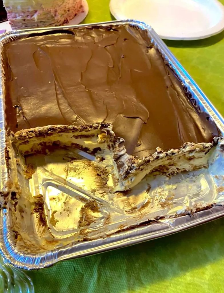 NO BAKE CHOCOLATE ECLAIR CAKE - Favorite Skinny Recipe